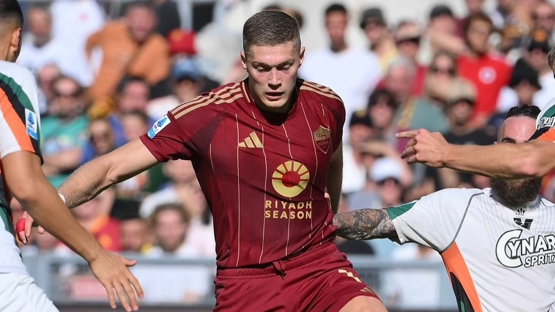 Roma pull off dramatic last-gasp win over Venezia