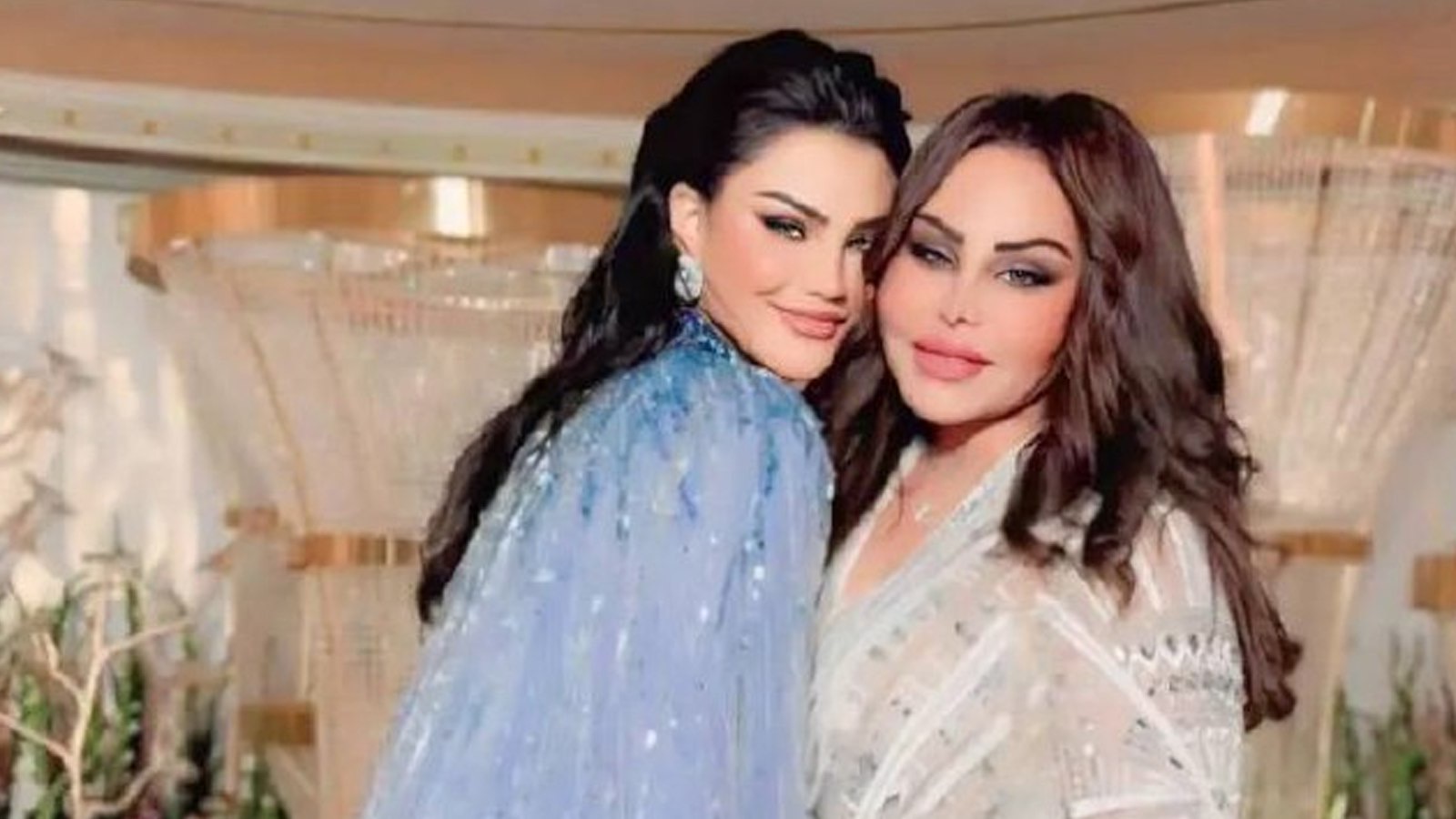 Amina Talib tops the trend with her album "What Time Is It?".. This is how Ahlam supported her