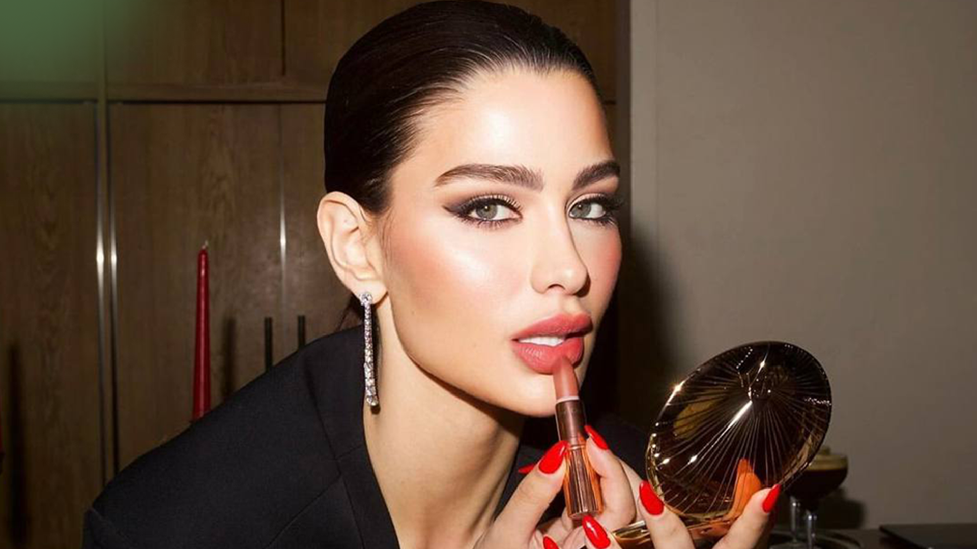 Rawan Bin Hussein undergoes tough exercises in the gym.. Watch her fitness