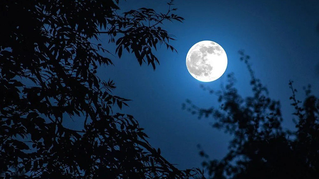 The Super Blue Moon is a rare astronomical phenomenon that lights up ...